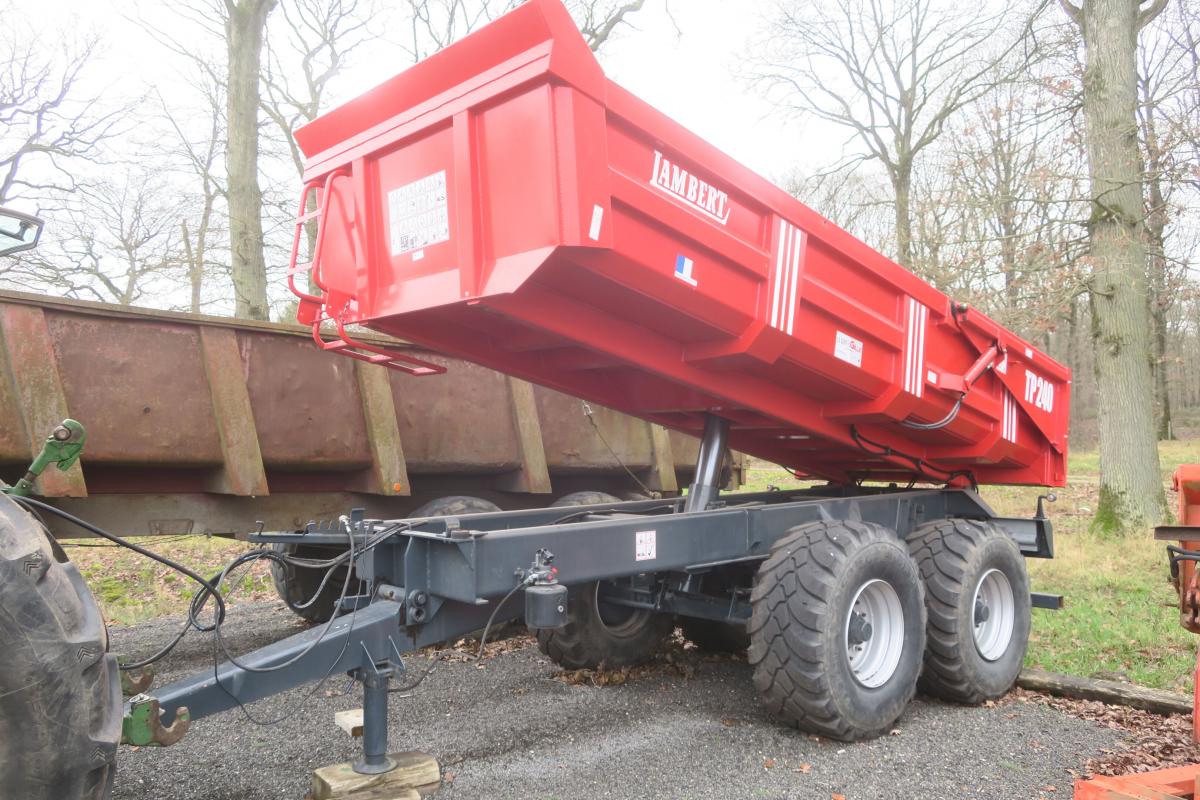 VEHICULES - MATERIEL FORESTIER ET AGRICOLE