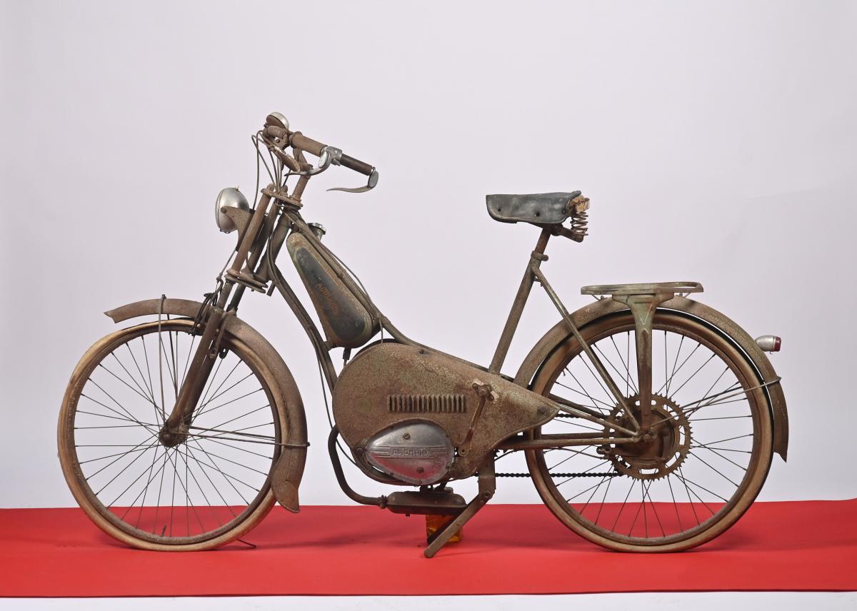 MOTOS ET VEHICULES DE COLLECTION