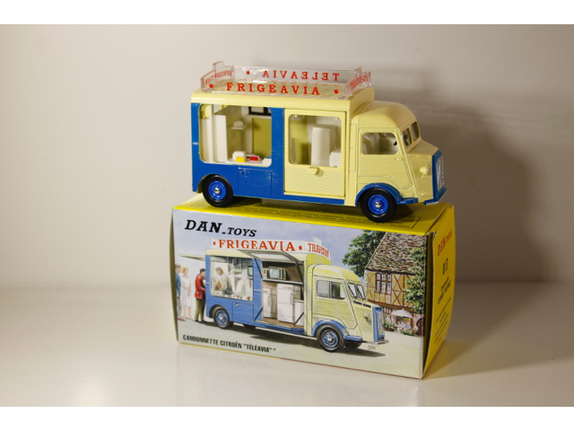 DINKY TOYS ET JOUETS ANCIENS