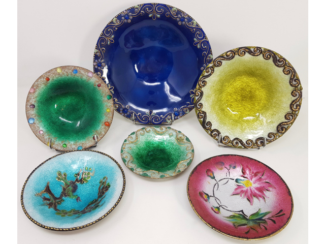 Vente d'une collection d'émaux anciens et modernes