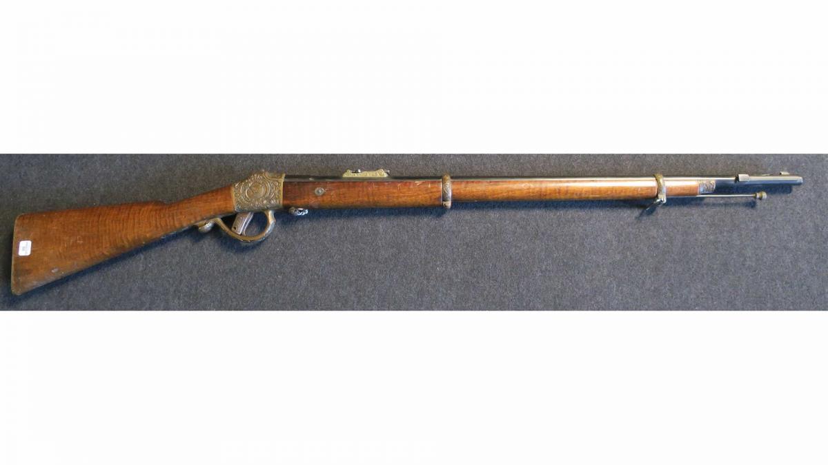 Objets d'Art - Militaria - Chasse - Tableaux - Bijoux - Mobilier